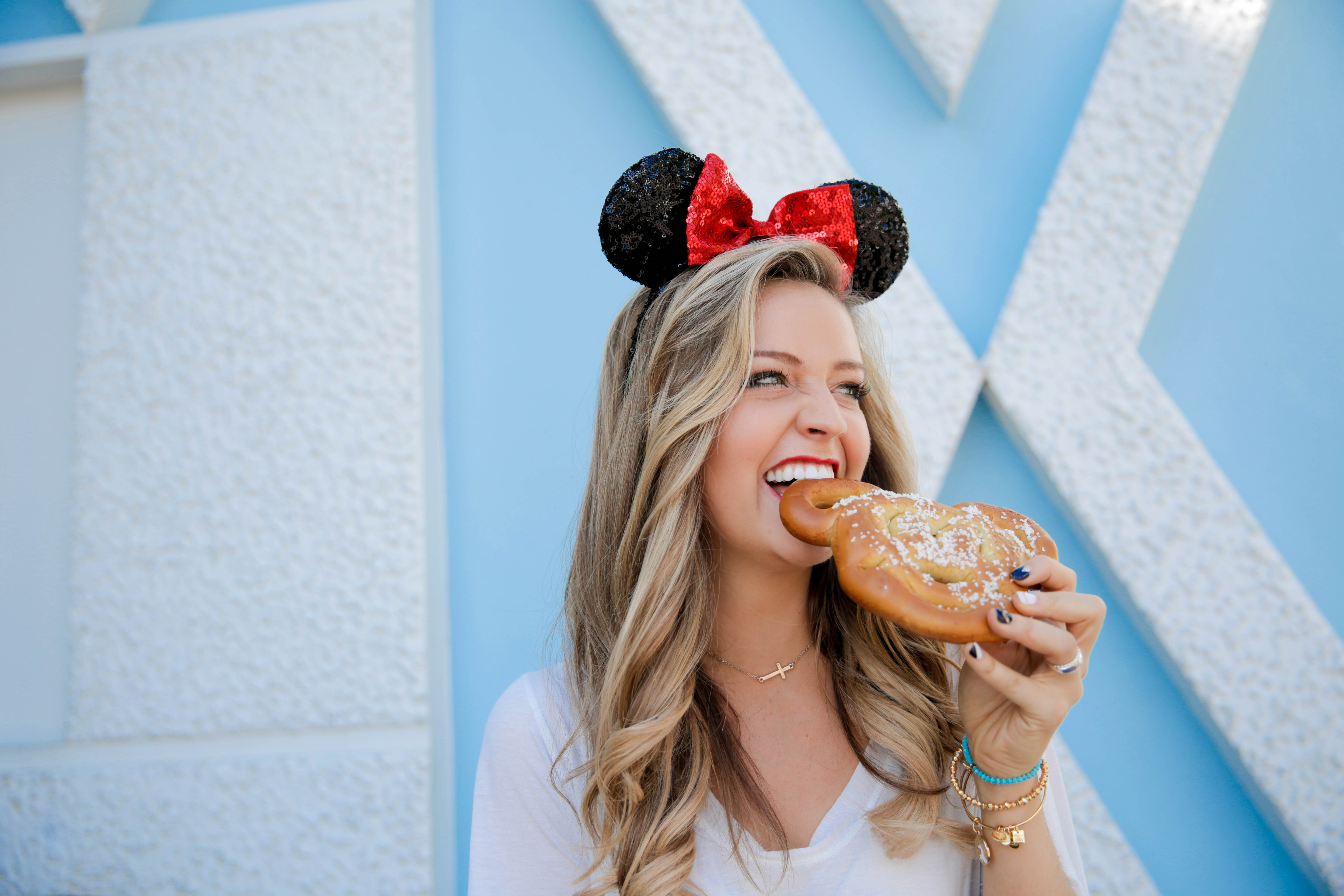 The Ultimate Disneyland Snack Guide | Nicole the Nomad