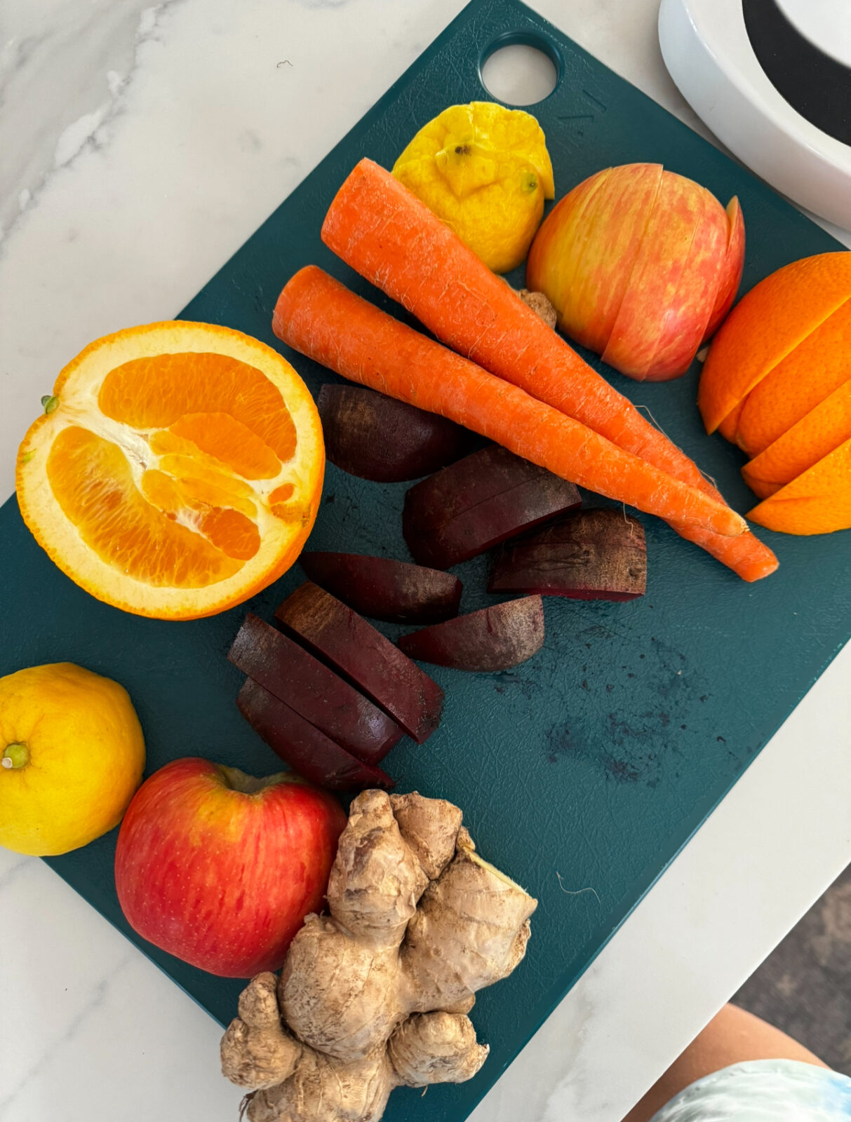 Beet Carrot Orange Juice | Nicole the Nomad